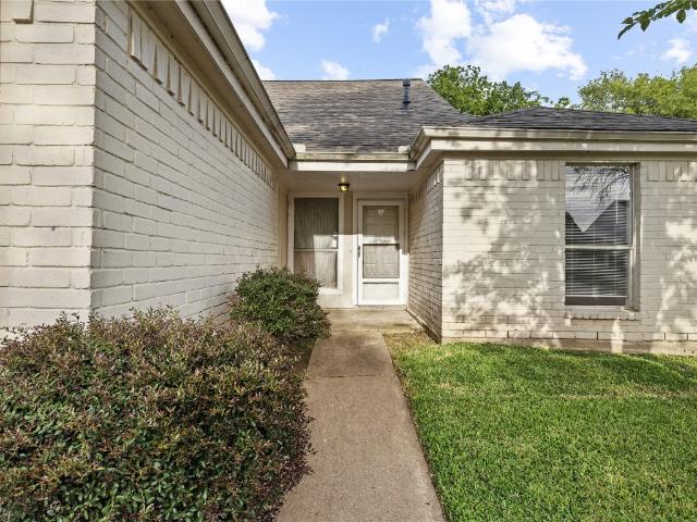 6327 Lynkat Lane