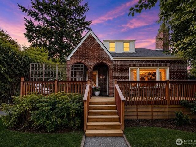 6327 34th Ave SW, Seattle, WA 98126