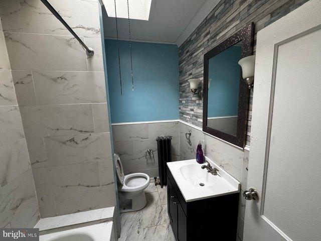 6328 N Gratz St, Philadelphia, PA 19141
