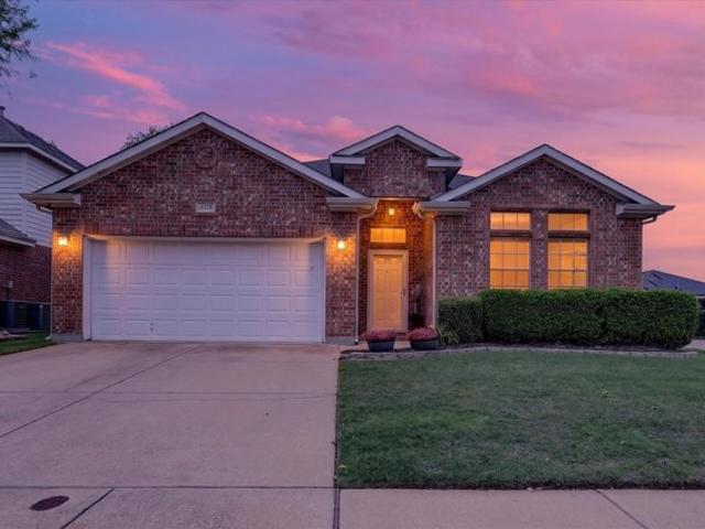 6328 Redeagle Creek Dr, Fort Worth, TX 76179