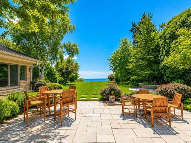6320 N Lake Dr, Whitefish Bay, WI 53217