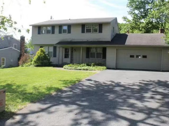 6320 DANBURY DR, JAMESVILLE, NY 13078 Single Family Residence.
