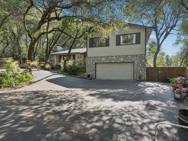 6320 Zamora Dr, Placerville, CA 95667