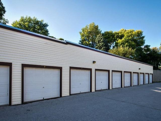 6320 6410 South 72nd Street 2 Bedroom Apartment for Rent at 6320 S 72nd St, Ralston, NE 68127