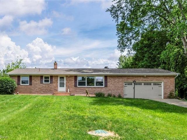 6321 Cardinal Hl NW, North Canton, OH 44720