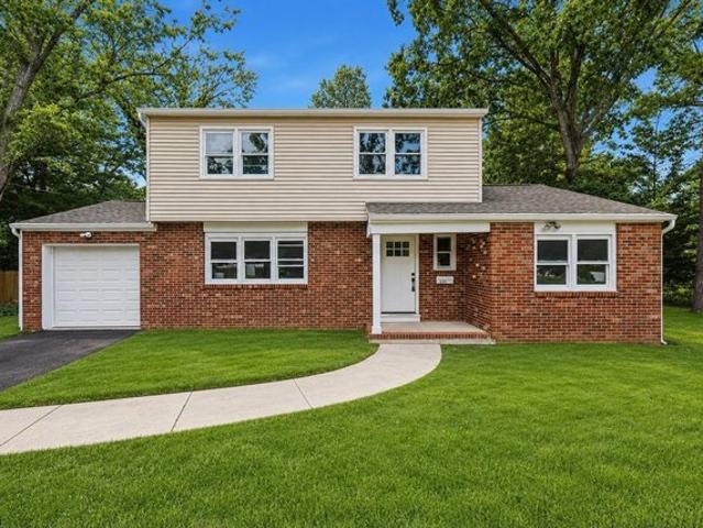 6321 Crocus St, Mays Landing, NJ 08330