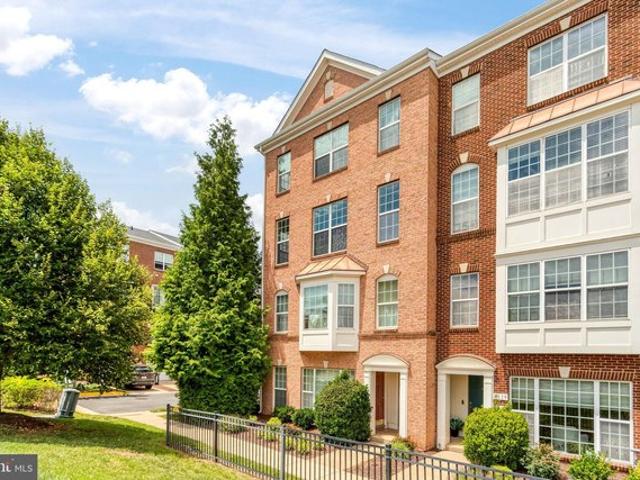 6321 Iris Meadow Ln, Haymarket, VA 20169