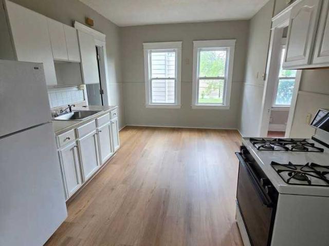 6321 Lansing 2 Bedroom Apartment for Rent at 6321 Lansing Ave, Cleveland, OH 44105 South Broadway