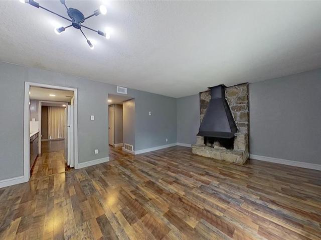 6321 Walraven Circle