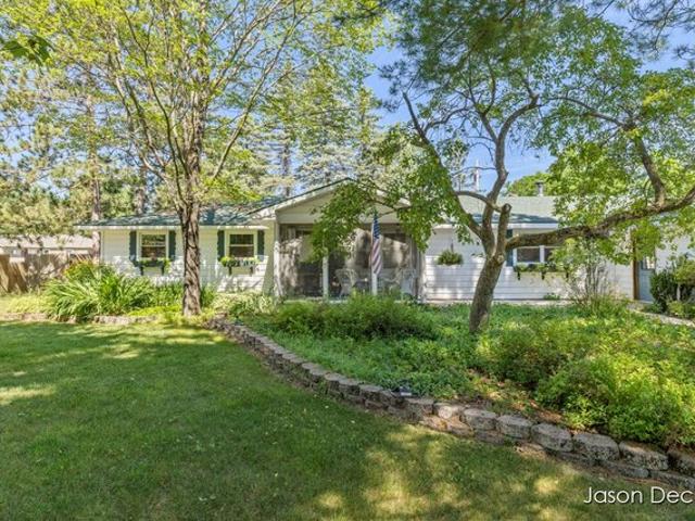 6322 Atkinson Rd, Grayling, MI 49738