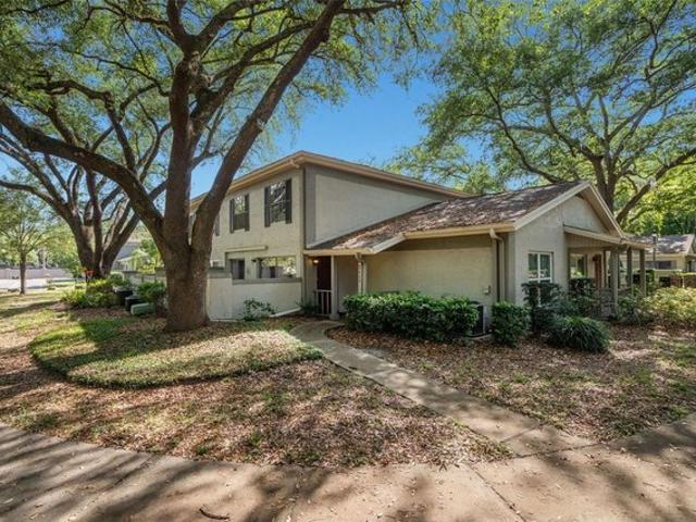 6322 Treetop Cir, Temple Terrace, FL 33617