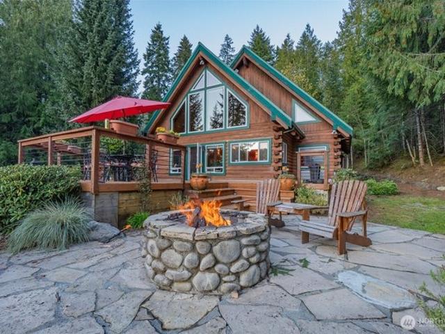 6323 N Lake Cushman Rd, Hoodsport, WA 98548