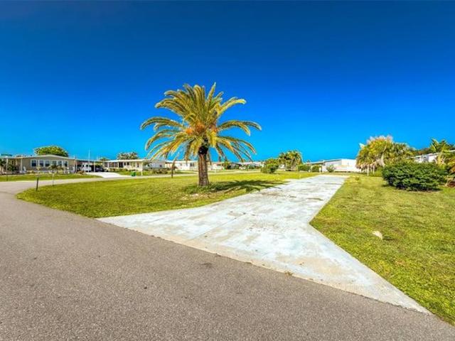 6323 Bob White Dr, Englewood, FL 34224