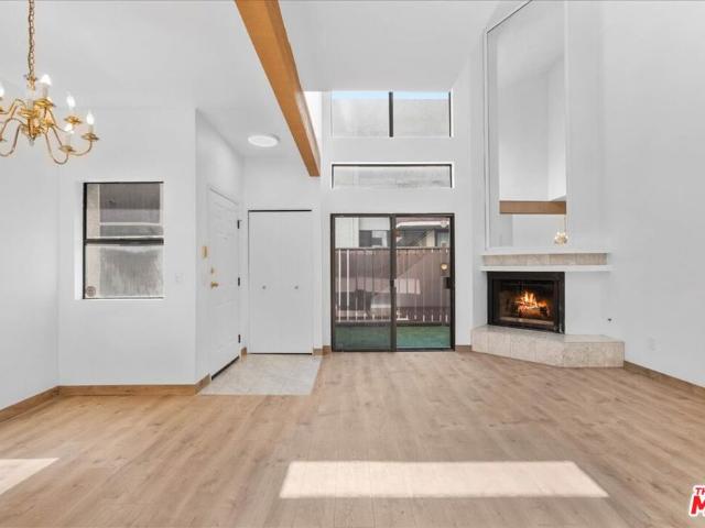 6323 Reseda Boulevard 6