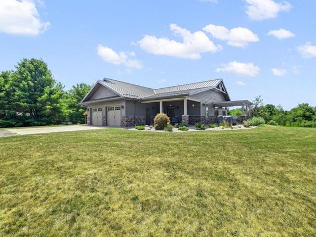 6323 Ward Rd, Sterling, MI 48659