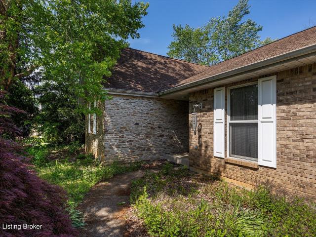 632 Debra Ln