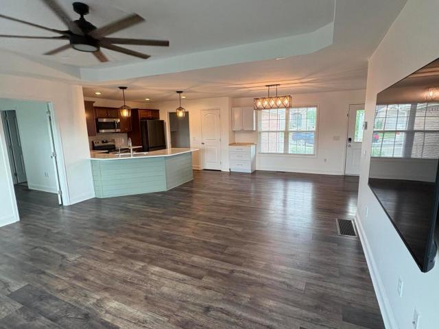 632 Fairfax Lane