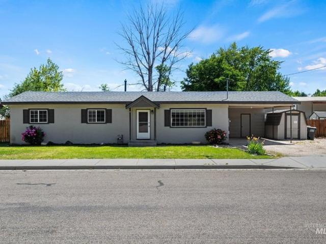 632 Franklin Ave, Kuna, ID 83634