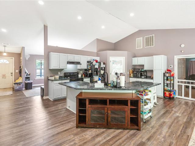 632 Hunters Lane