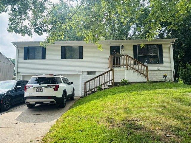 632 N Mohican Dr, Independence, MO 64056