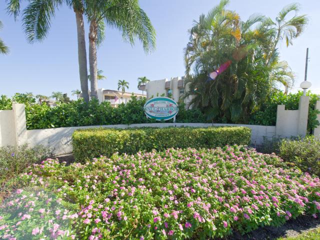632 Snug Harbor Dr, Unit D15, Boynton Beach, FL 33435 | MLS #R11142 | Compass