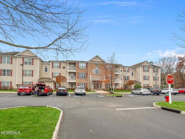 632 Sophee Ln, Lakewood, NJ 08701