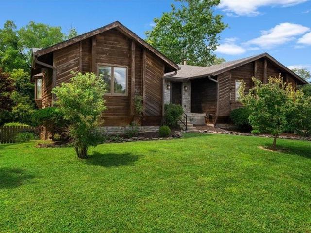 632 Pebble Creek Dr, Lexington, KY 40517