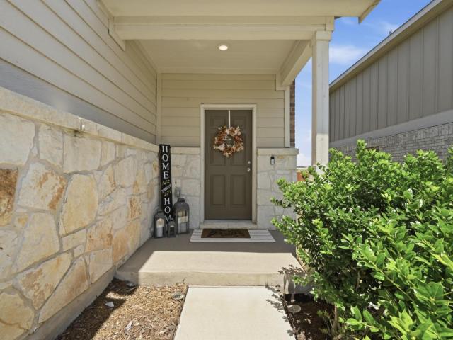 632 Pepperbark Loop