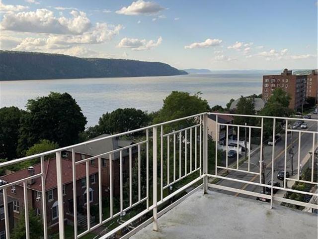 632 Warburton Ave. 5E