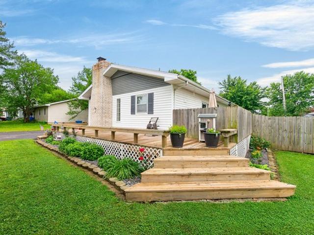 632 Willow Ln, Lebanon, MO 65536