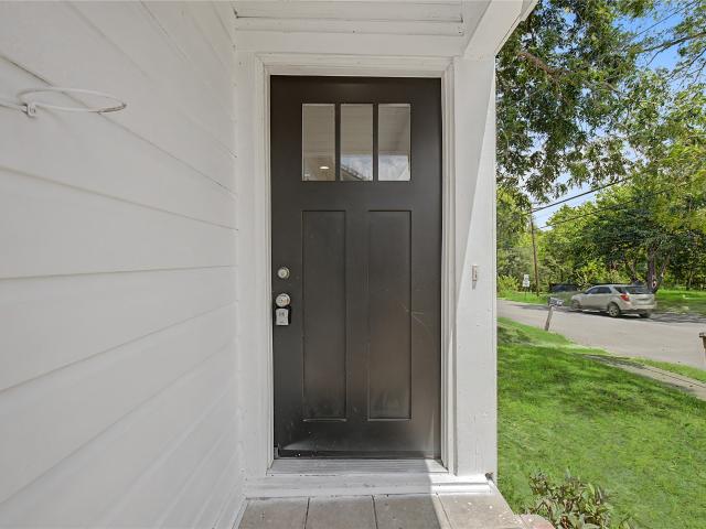632 University Avenue