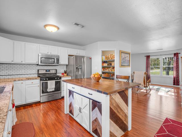 6334 Jakes Place