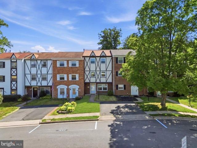 6335 Paddington Ln, Centreville, VA 20120