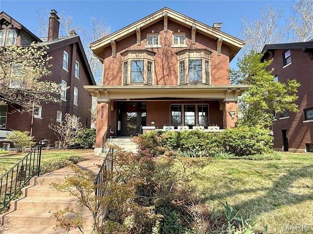 6335 Pershing Ave, University City, MO 63130