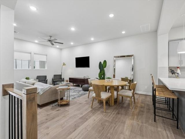 6338 Paddington Bend Dr, Houston, TX 77008