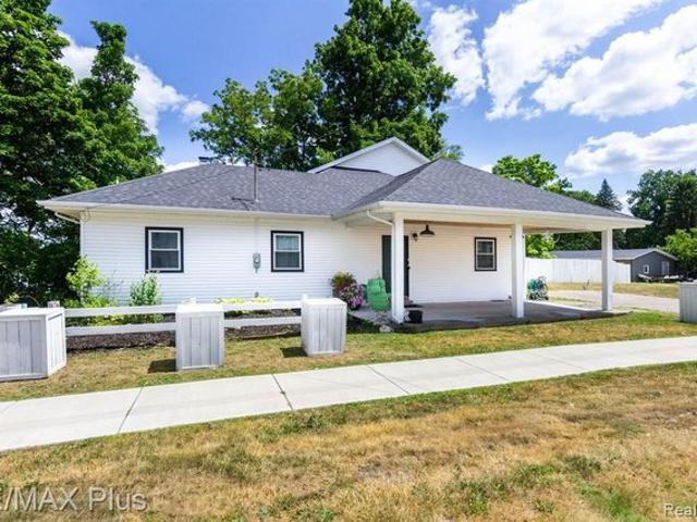 6339 Gale Rd, Atlas, MI 48411