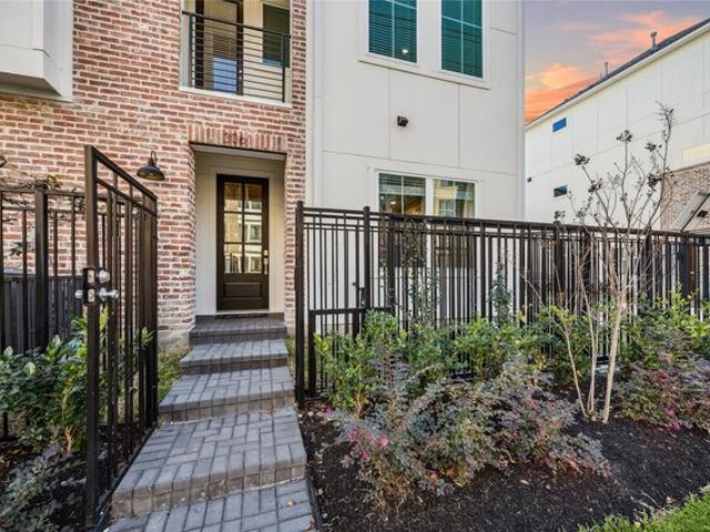 6330 Paddington Bend Dr, Houston, TX 77008