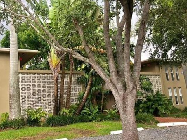 6330 SW 79th St #3, South Miami, FL 33143