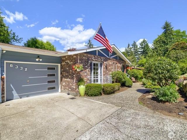 6332 NE 196th St, Kenmore, WA 98028