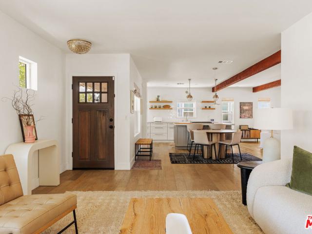 6332 W 84th Place