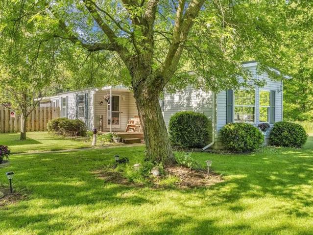 6333 Griswold Rd, Kimball, MI 48074