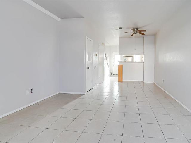 633 Carriagehouse Lane # 3