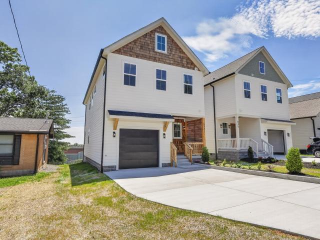 633 Claridge Dr