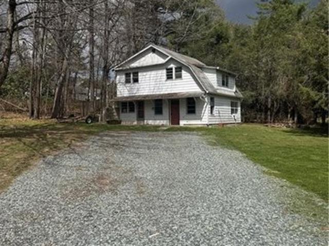633 Cranberry St, Newland, NC 28657