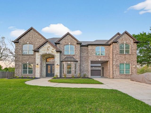 633 Crenshaw Rd, Houston, TX 77504