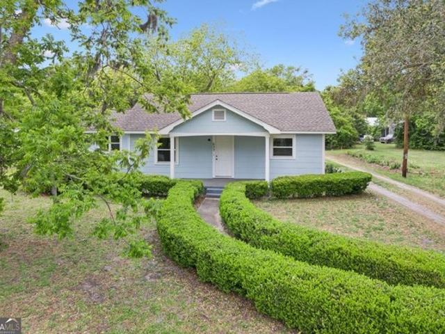 633 Blythe Island Dr, Brunswick, GA 31523
