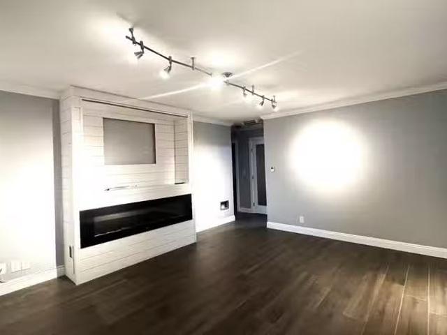 633 E Oldfield St Houses in Lancaster, CA