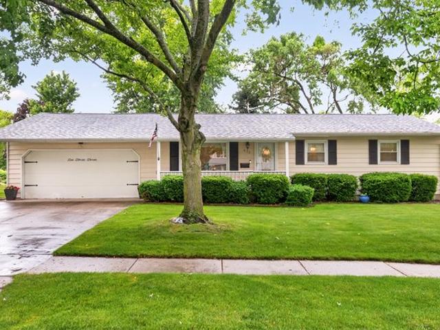 633 Emmert Dr, Sycamore, IL 60178