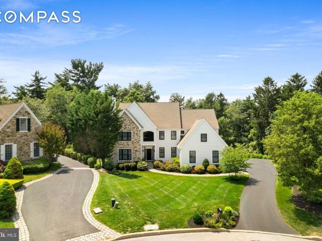 633 Edgewater Dr, West Chester, PA