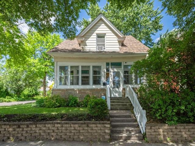 633 Kent St, Saint Paul, MN 55103